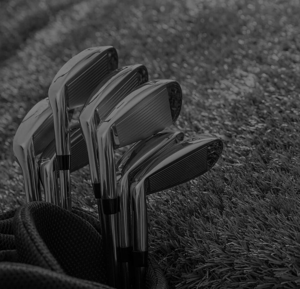 golf-clubs_bw | Roy Khoury